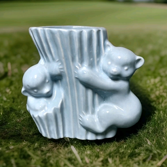 Haeger | Accents | Vintage Haeger Usa Pottery Blue Planter Bear Cubs ...